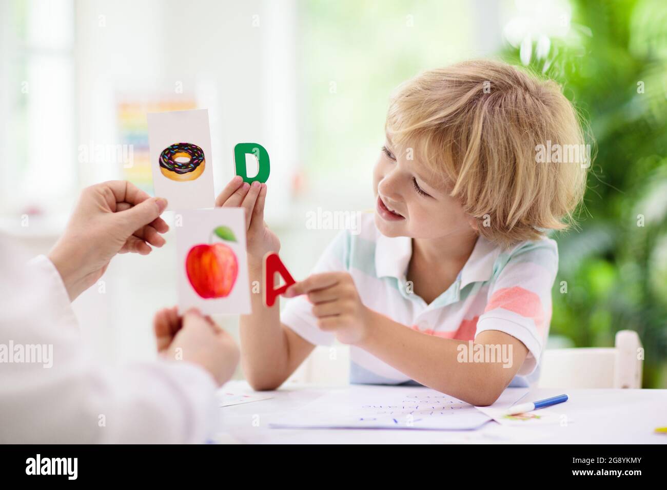 Kids learn to read. Colorful abc phonics flash cards for kindergarten ...