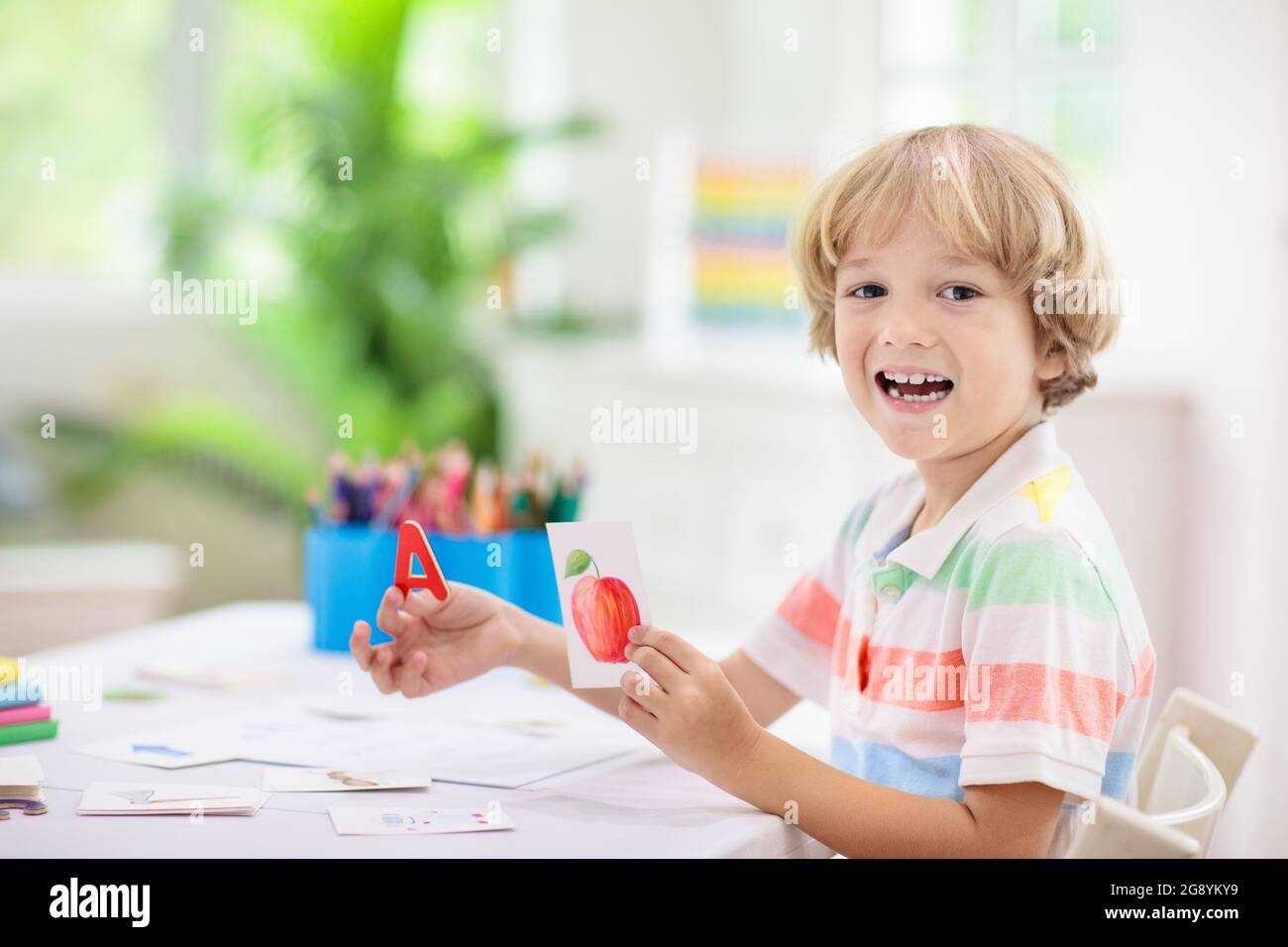 Kids learn to read. Colorful abc phonics flash cards for kindergarten ...