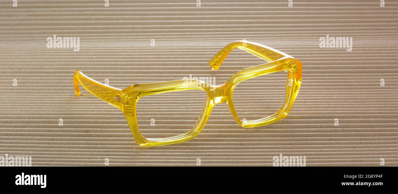 Yellow metal frames hi-res stock photography and images - Alamy