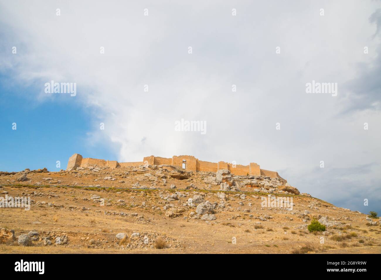 Ruins castle gormaz hi-res stock photography and images - Alamy