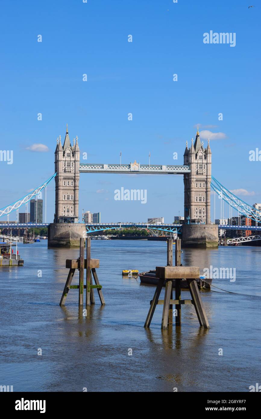 Thames At Low Tide High Resolution Stock Photography and Images - Alamy