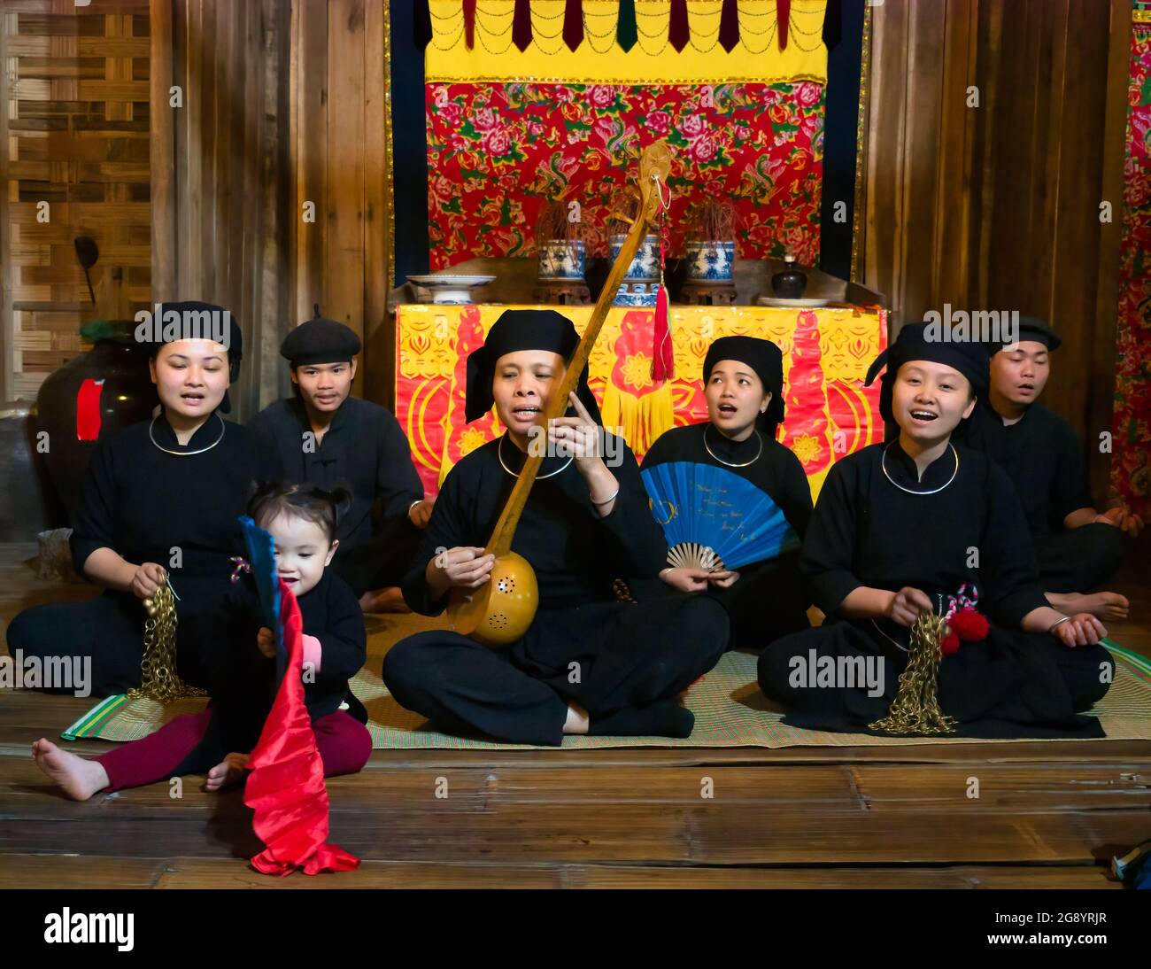 Ethnic singing hi-res stock photography and images - Alamy