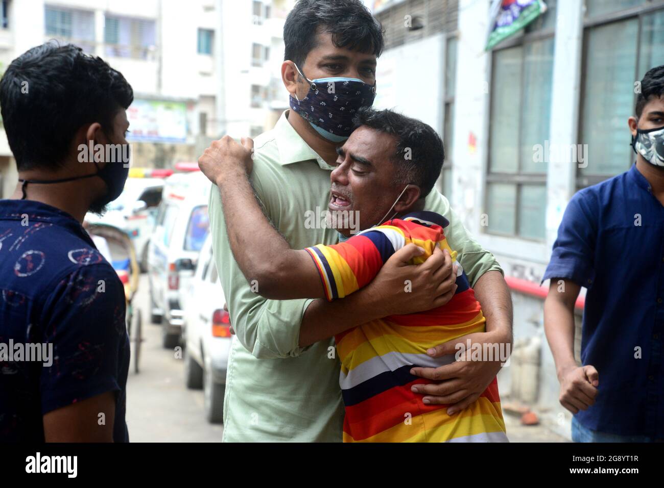 Child crying bangladesh hi-res stock photography and images - Alamy
