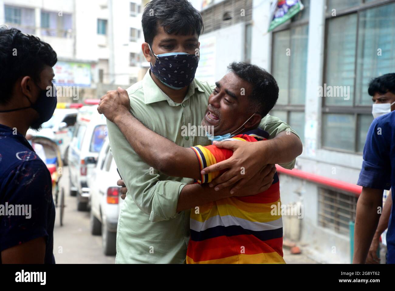 Child crying bangladesh hi-res stock photography and images - Alamy