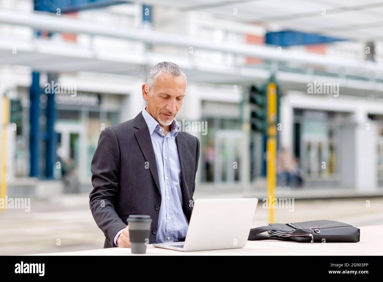 Working railroad hi-res stock photography and images - Alamy