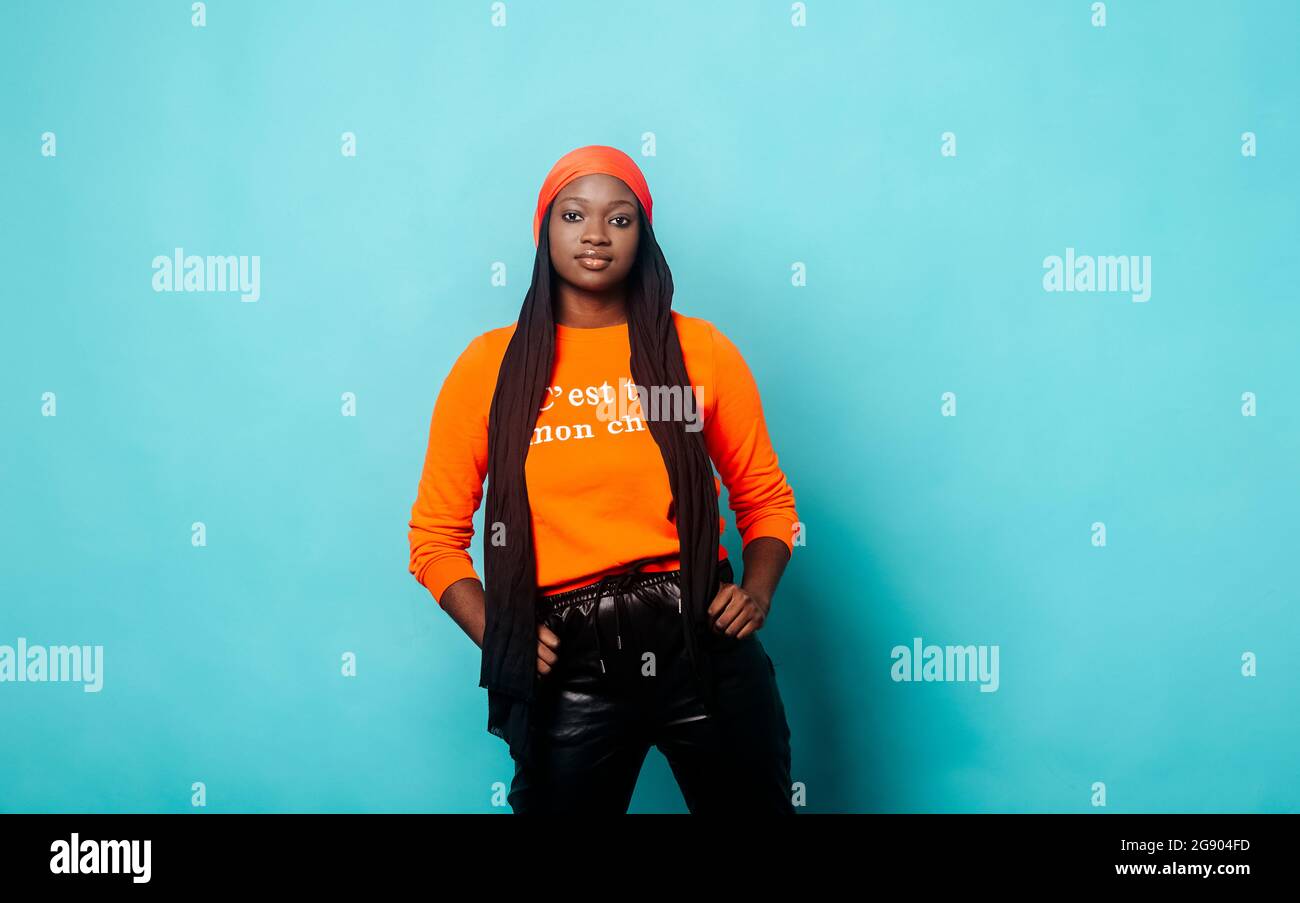 Hands young woman blue hi-res stock photography and images - Alamy