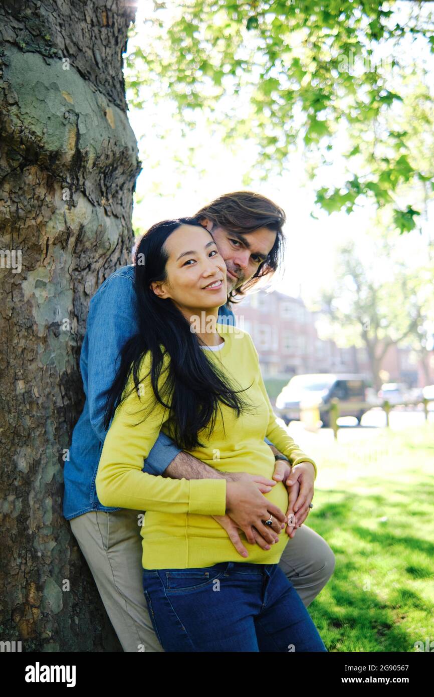 Pregnant woman from behind from behind hi-res stock photography and ...