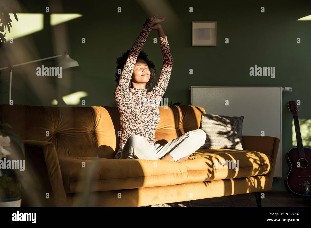 Raised home hi-res stock photography and images - Alamy