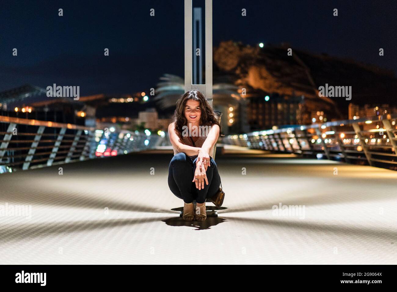 Night shadow woman one person hi-res stock photography and images - Alamy