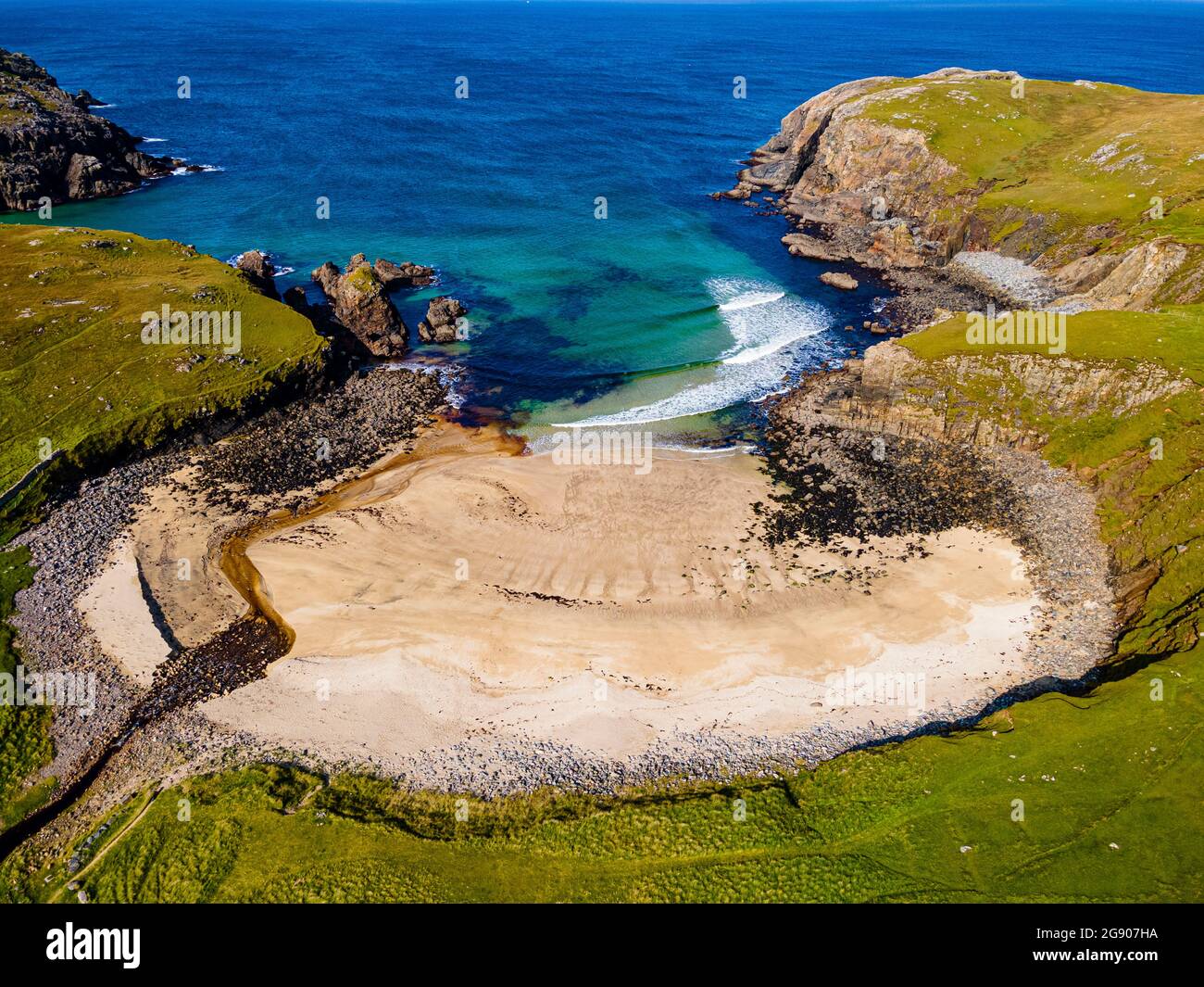 Outer hebrides aerial hi-res stock photography and images - Alamy