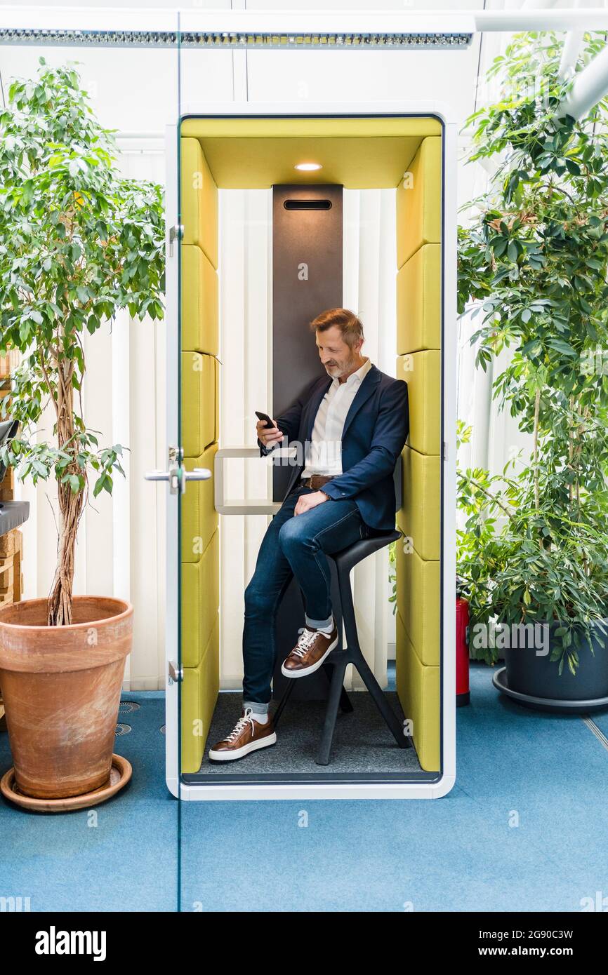 Mobile booth hi-res stock photography and images - Alamy