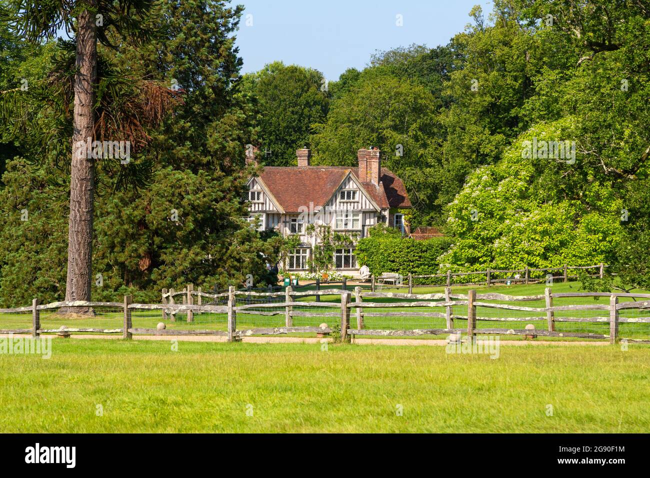 Pashley manor house gardens, East Sussex, uk Stock Photo - Alamy