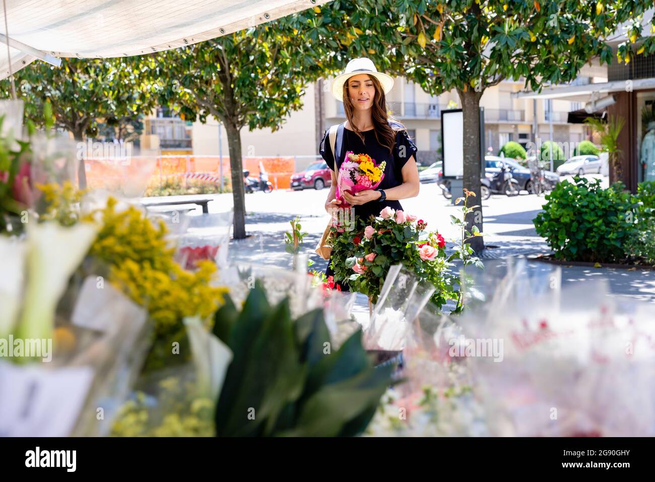Flower shop italy hi-res stock photography and images - Alamy