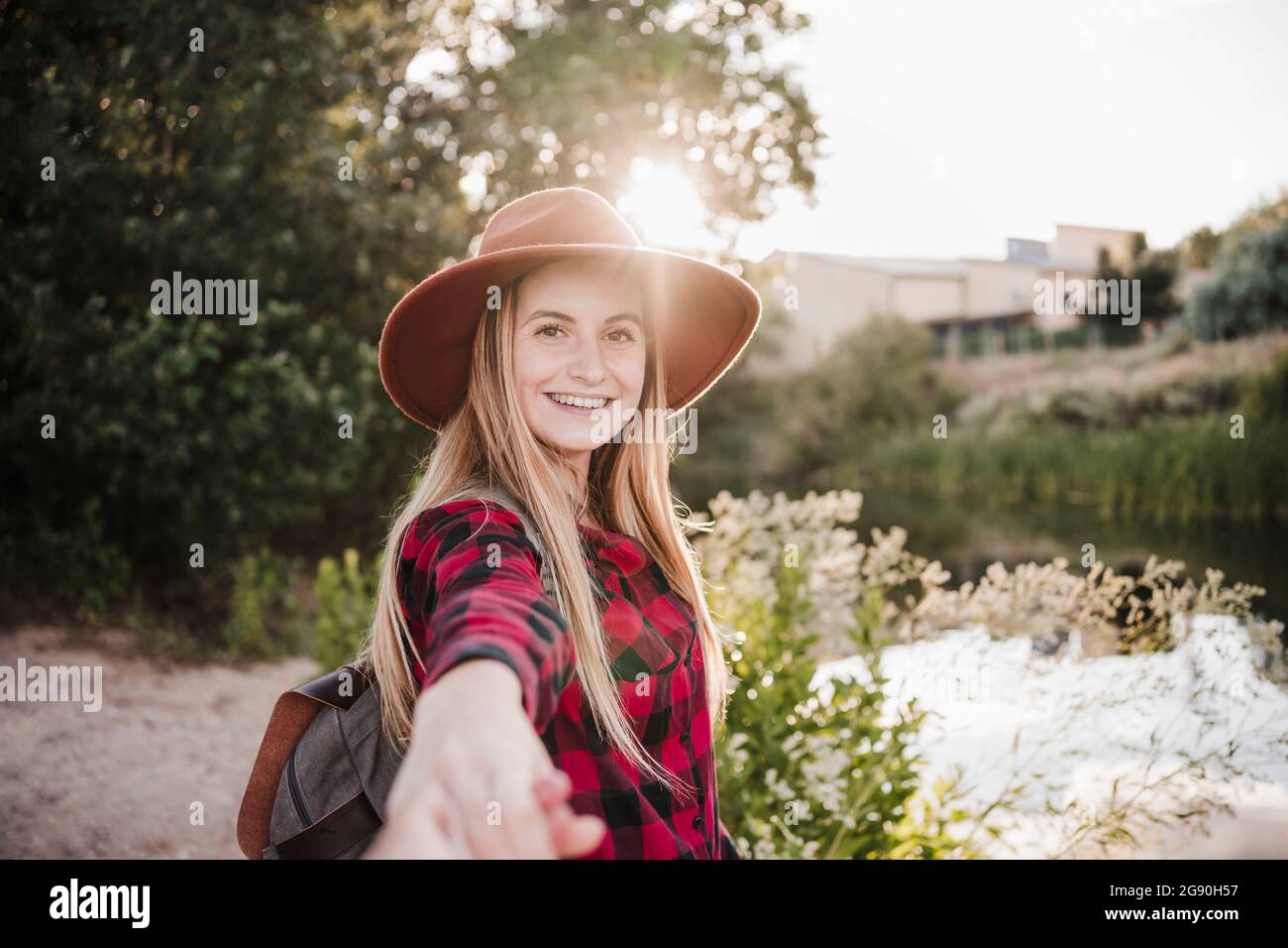 Hand holding hat hi-res stock photography and images - Alamy