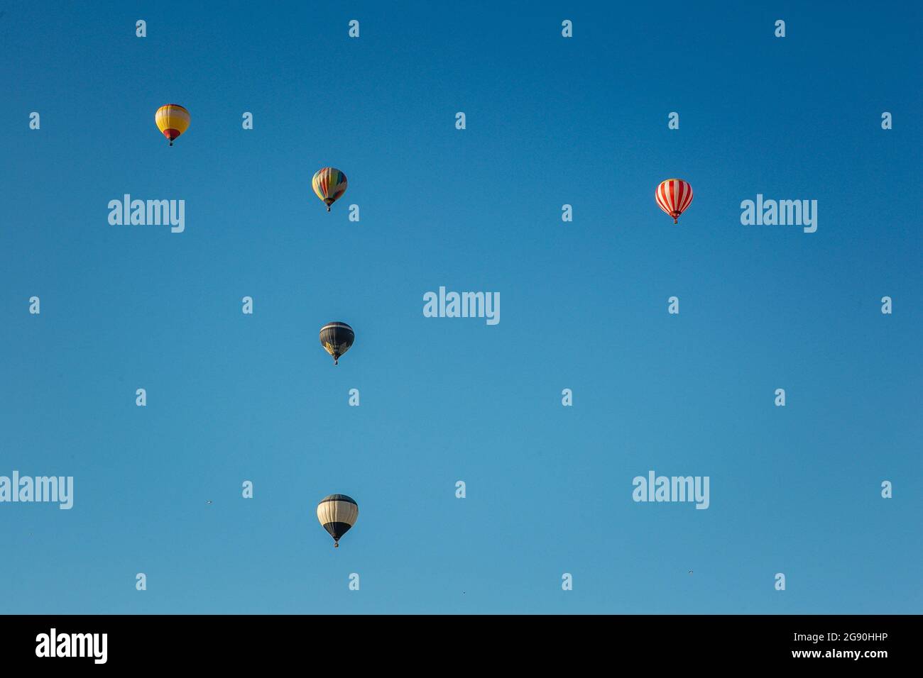 Hot air balloon flight fly free freedom hi-res stock photography and ...