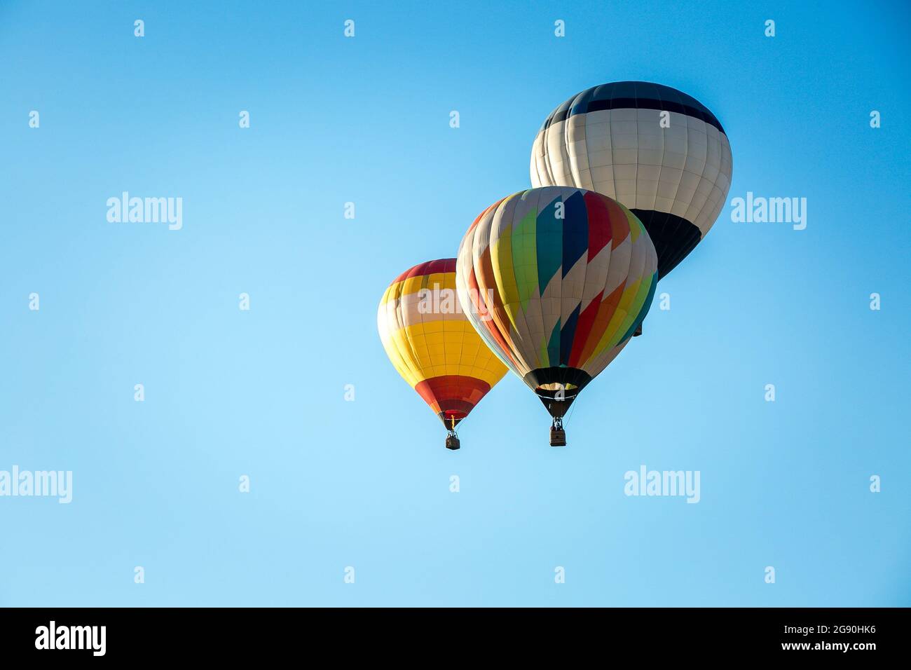 Free flight hot air balloon hi-res stock photography and images - Alamy