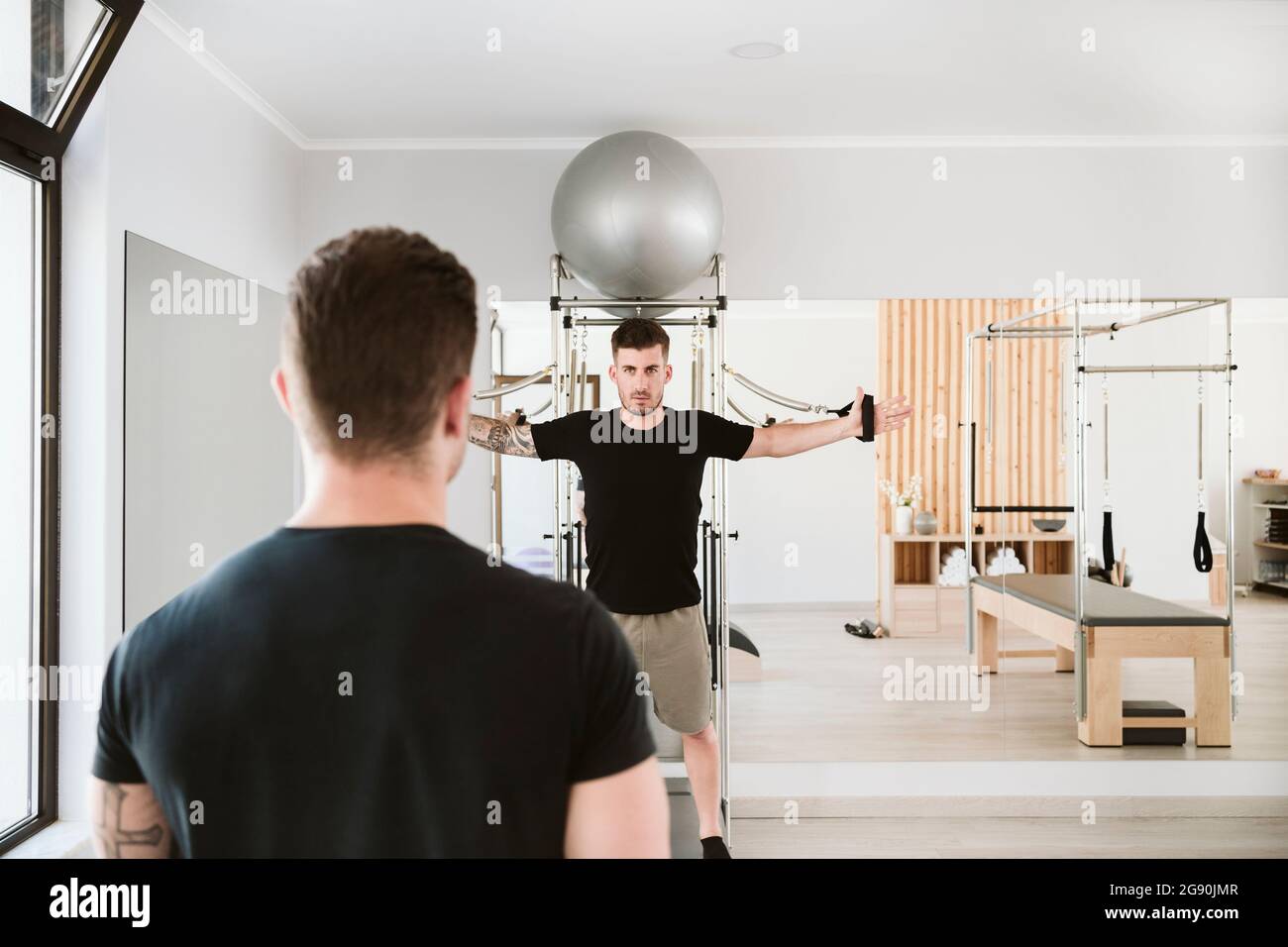 Pilates instructor hi-res stock photography and images - Alamy