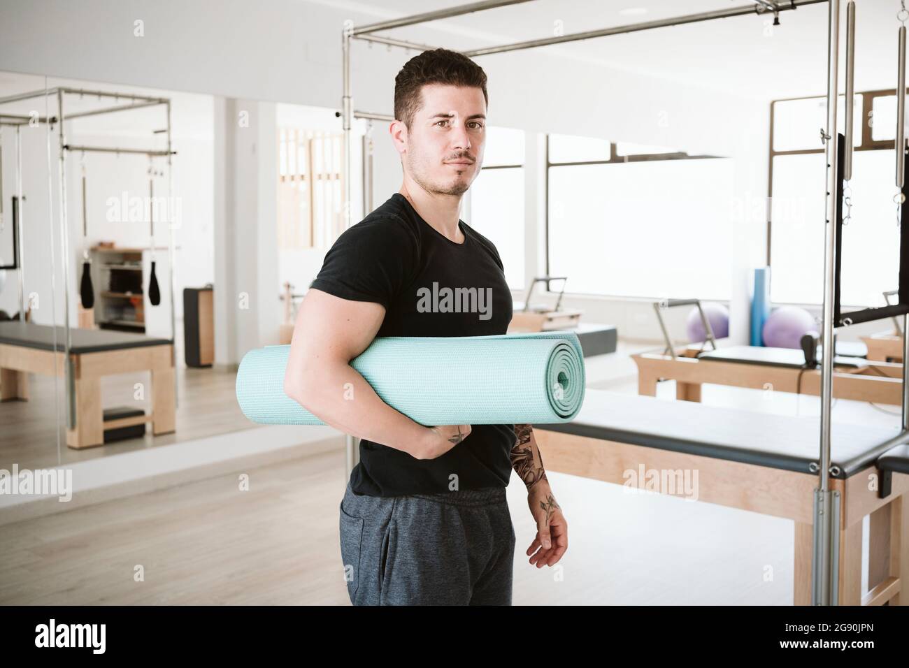 Man body image mirror hi-res stock photography and images - Alamy