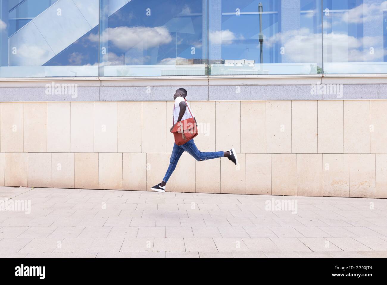 Shoulder wall hi-res stock photography and images - Alamy