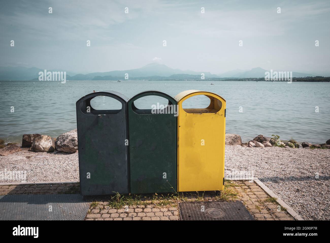 Box three cans hi-res stock photography and images - Alamy