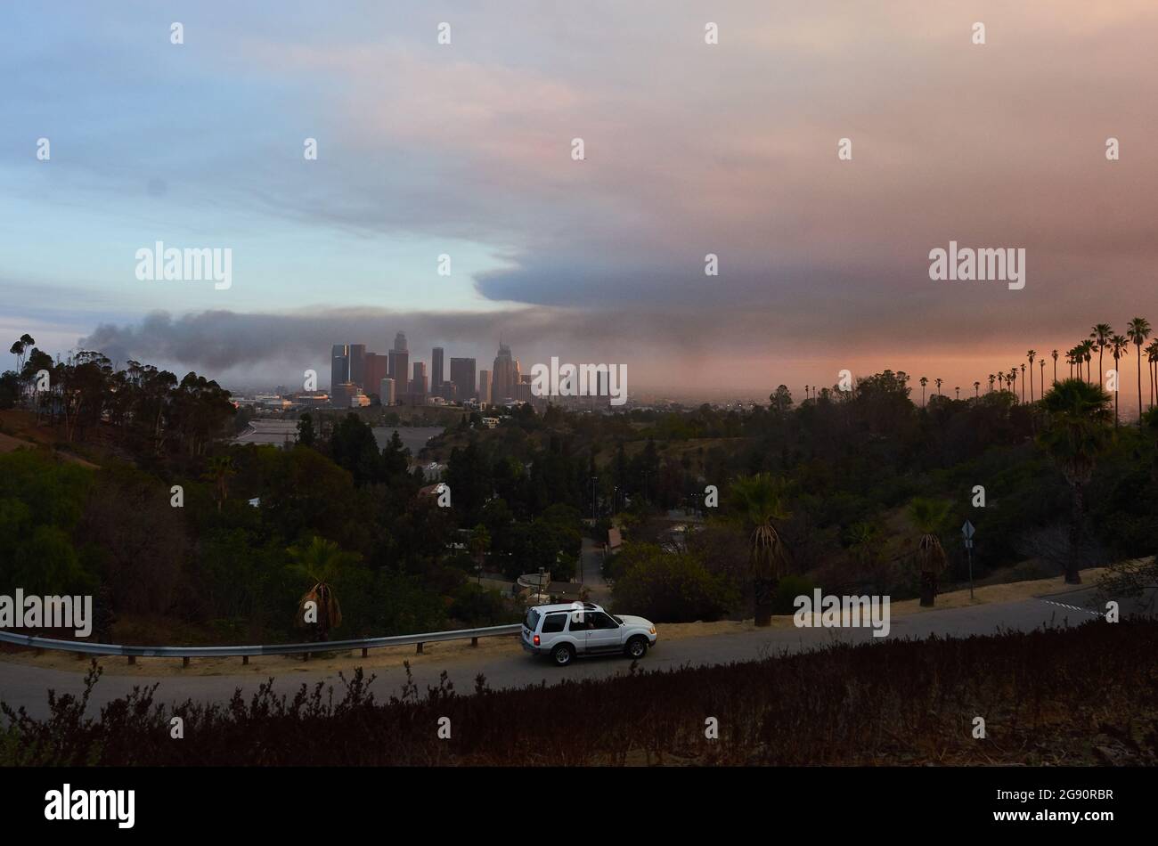 Wild Fire smoke hanging over Los Angeles skyline Stock Photo - Alamy