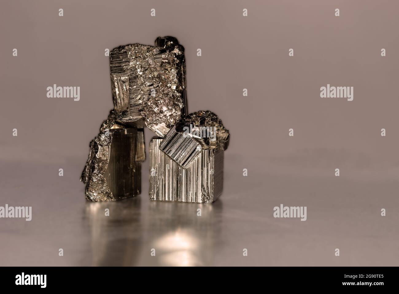 Copper pyrite hi-res stock photography and images - Alamy