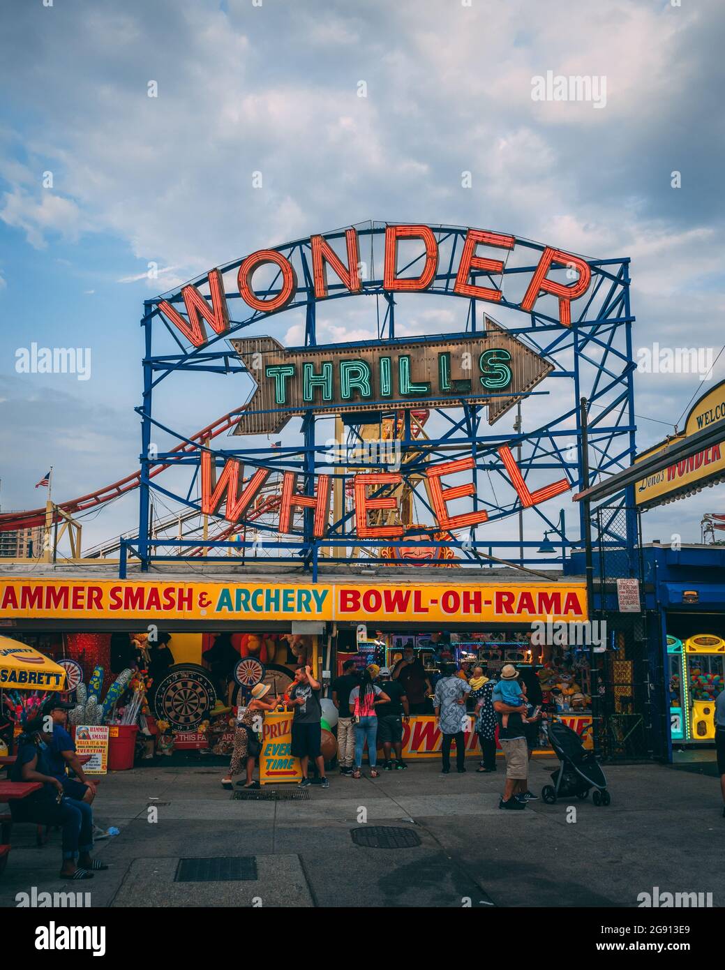 The Wonder Wheel neon sign, in Coney Island, Brooklyn, New York City ...
