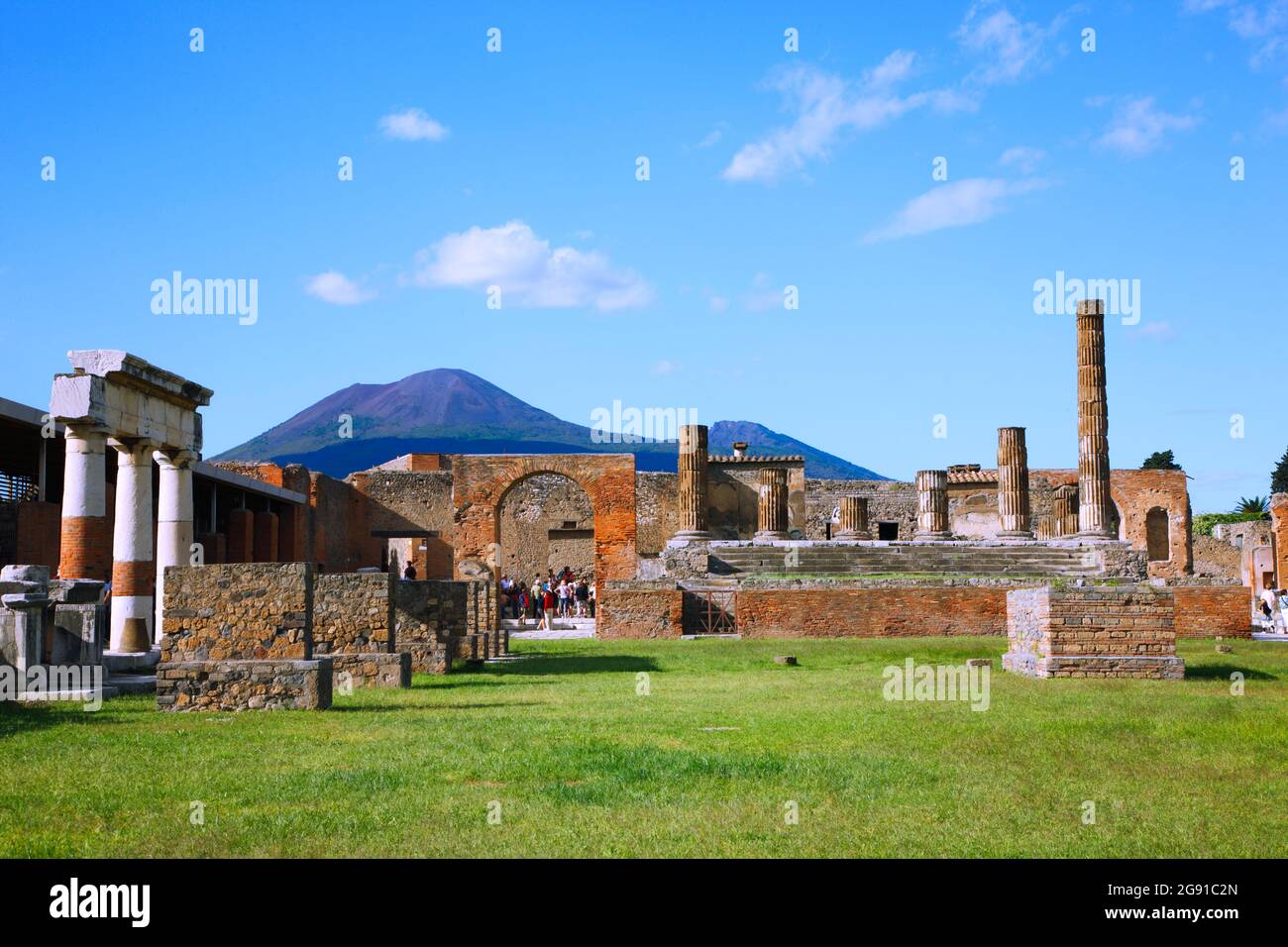 Pompeii center hi-res stock photography and images - Alamy