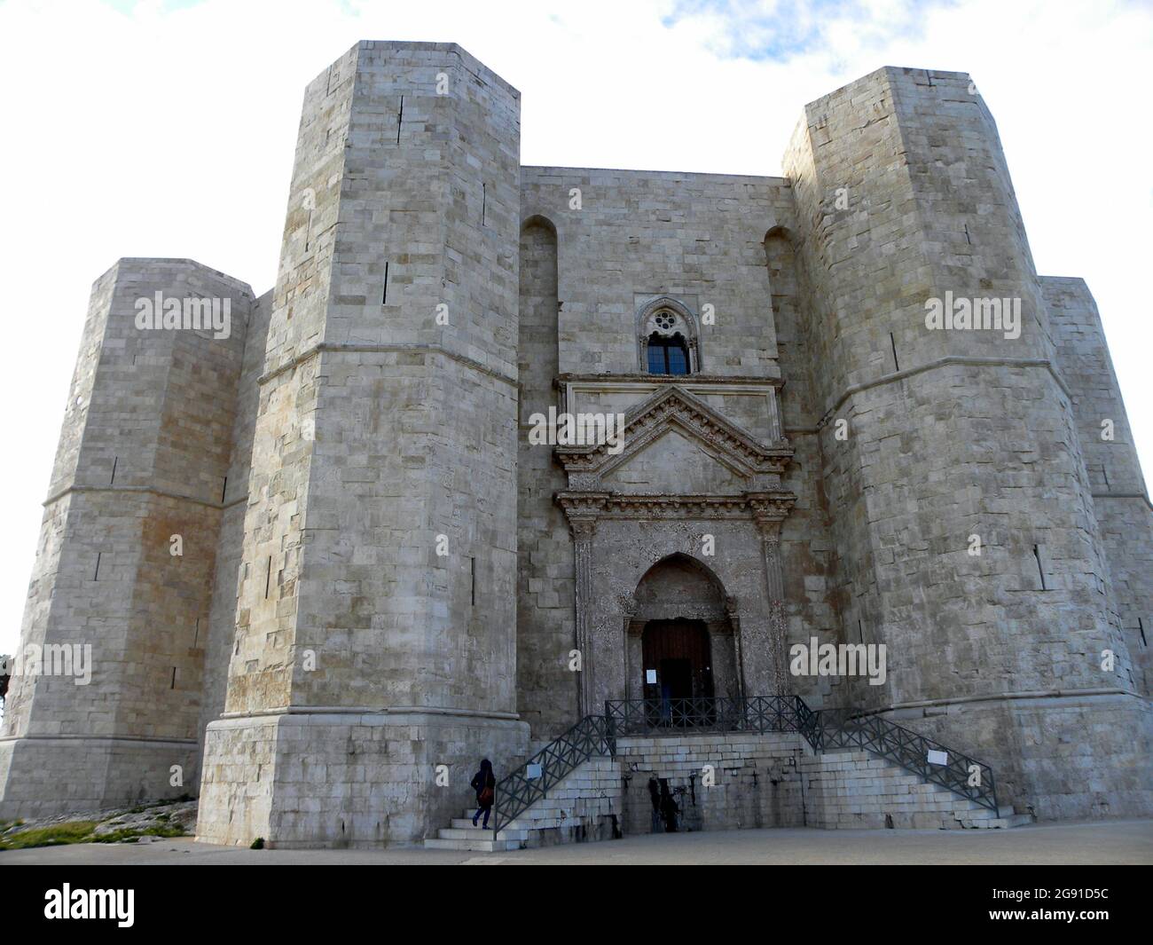 Castel del monte puglia italia hi-res stock photography and images - Alamy