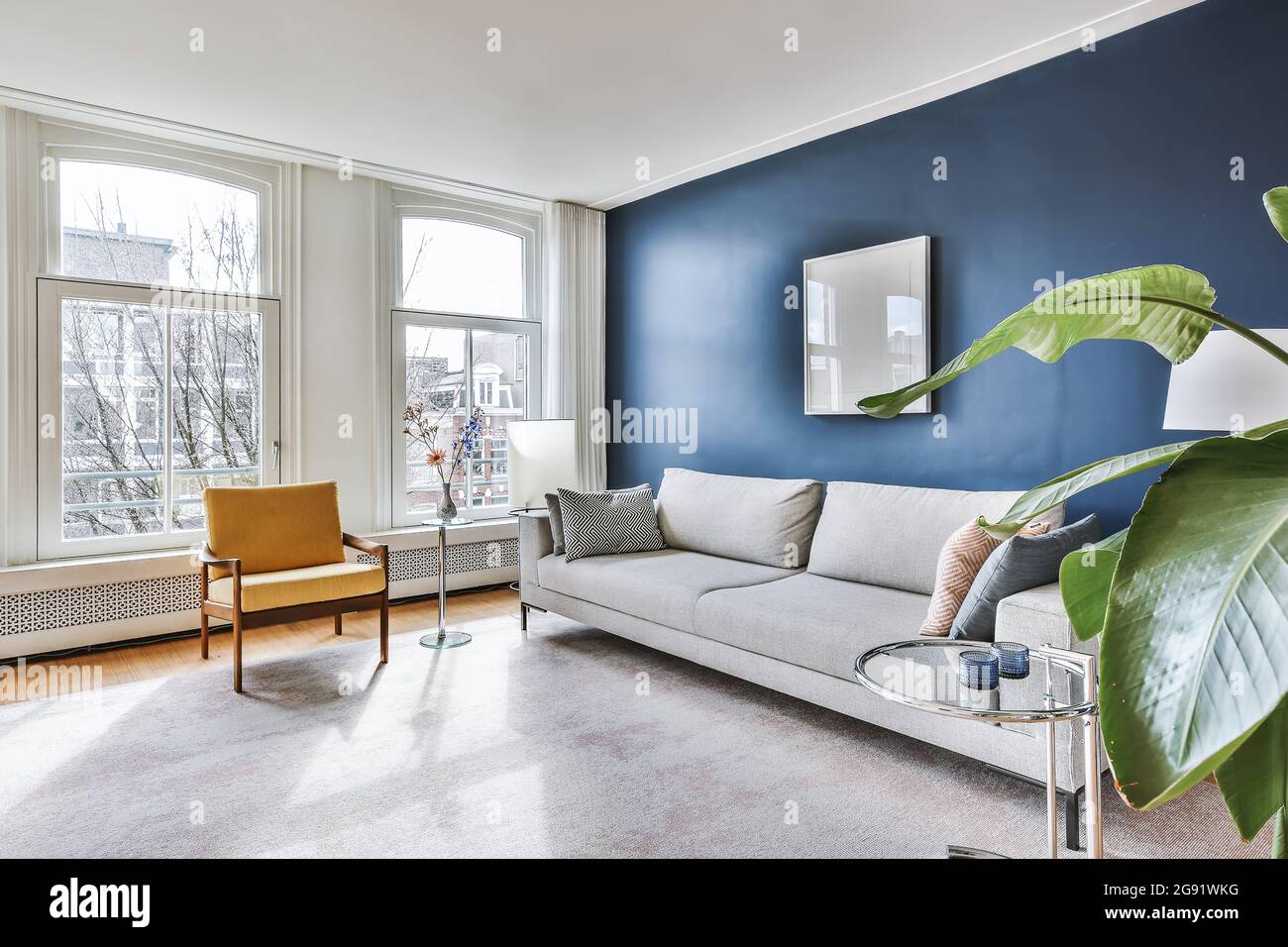 Modern furniture in a bright living room Stock Photo - Alamy