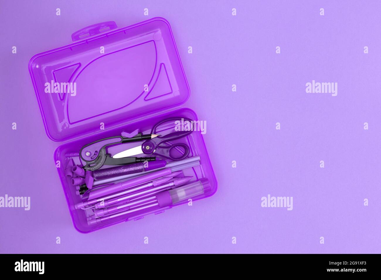 Purple Paperclip High Resolution Stock Photography and Images - Alamy