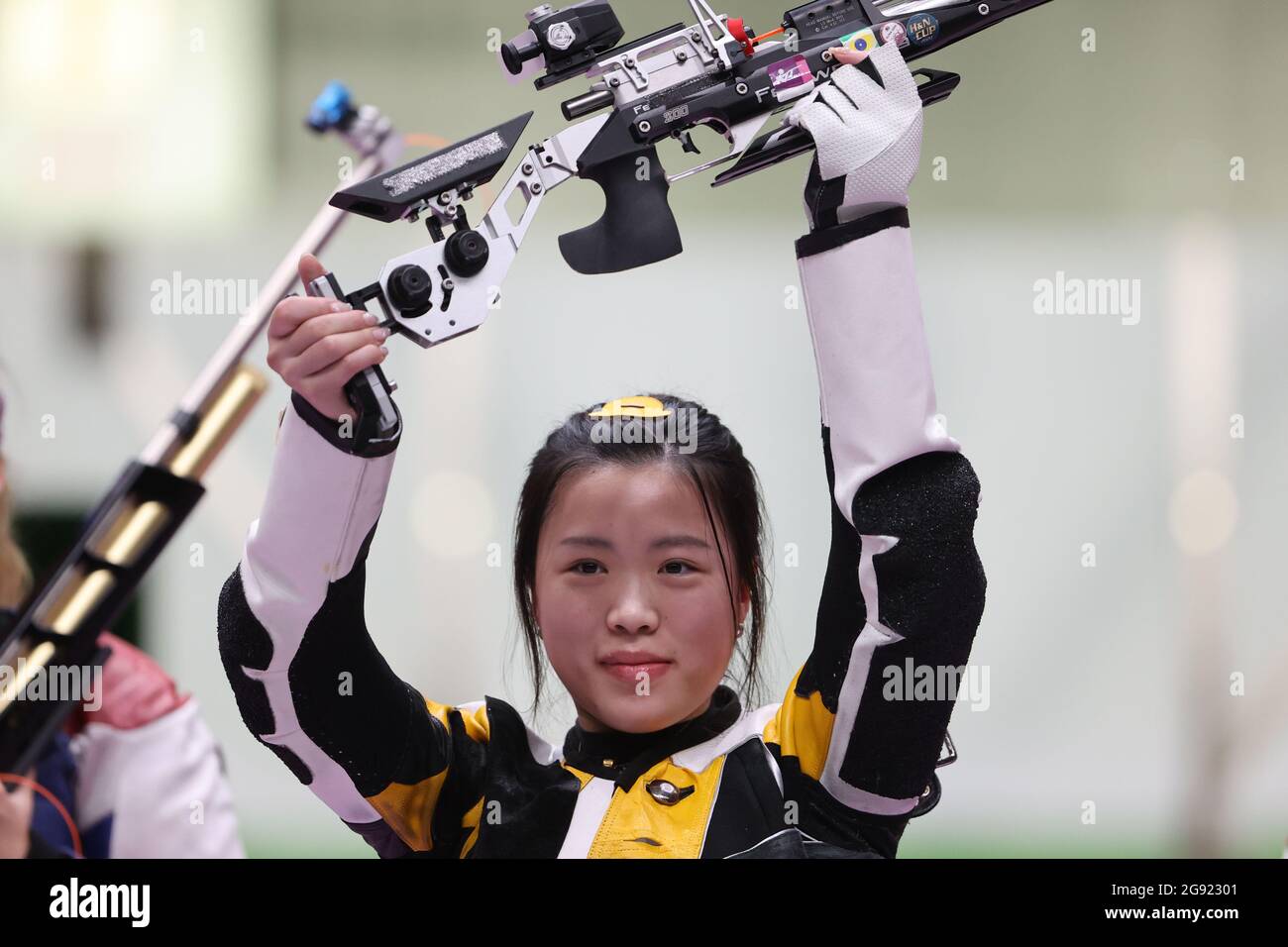 Tokyo japan japan shooting rifle hi-res stock photography and images ...