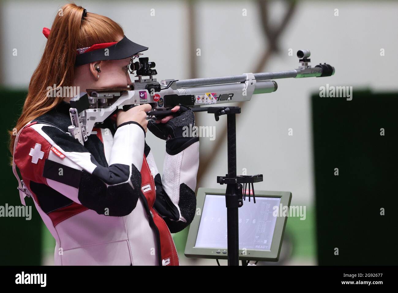 Tokyo japan japan shooting rifle hi-res stock photography and images ...