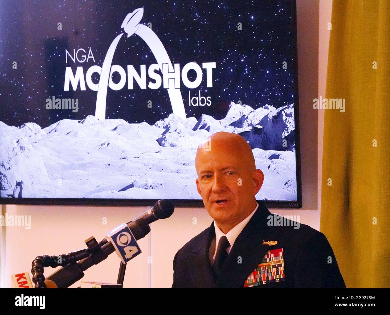 Robert sharp hi-res stock photography and images - Alamy