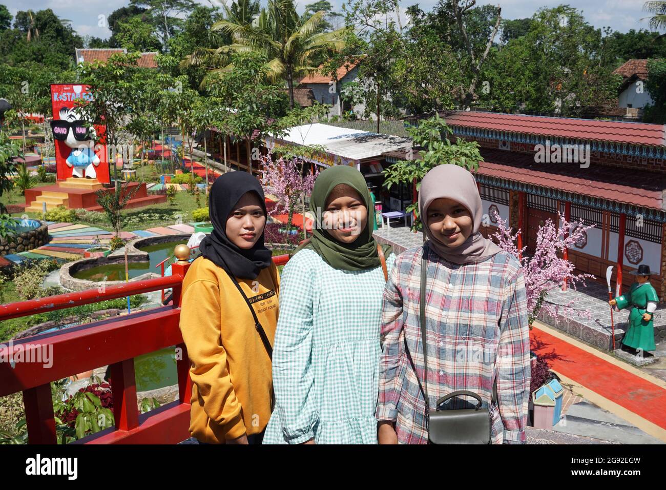 The beautiful Muslim woman is spending a holiday on Korea fantasy, East ...