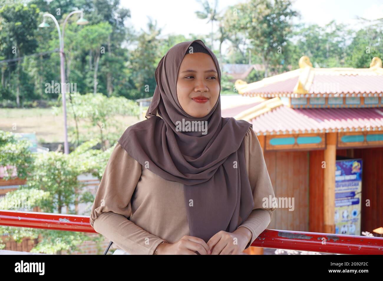 The beautiful Muslim woman is spending a holiday on Korea fantasy, East ...