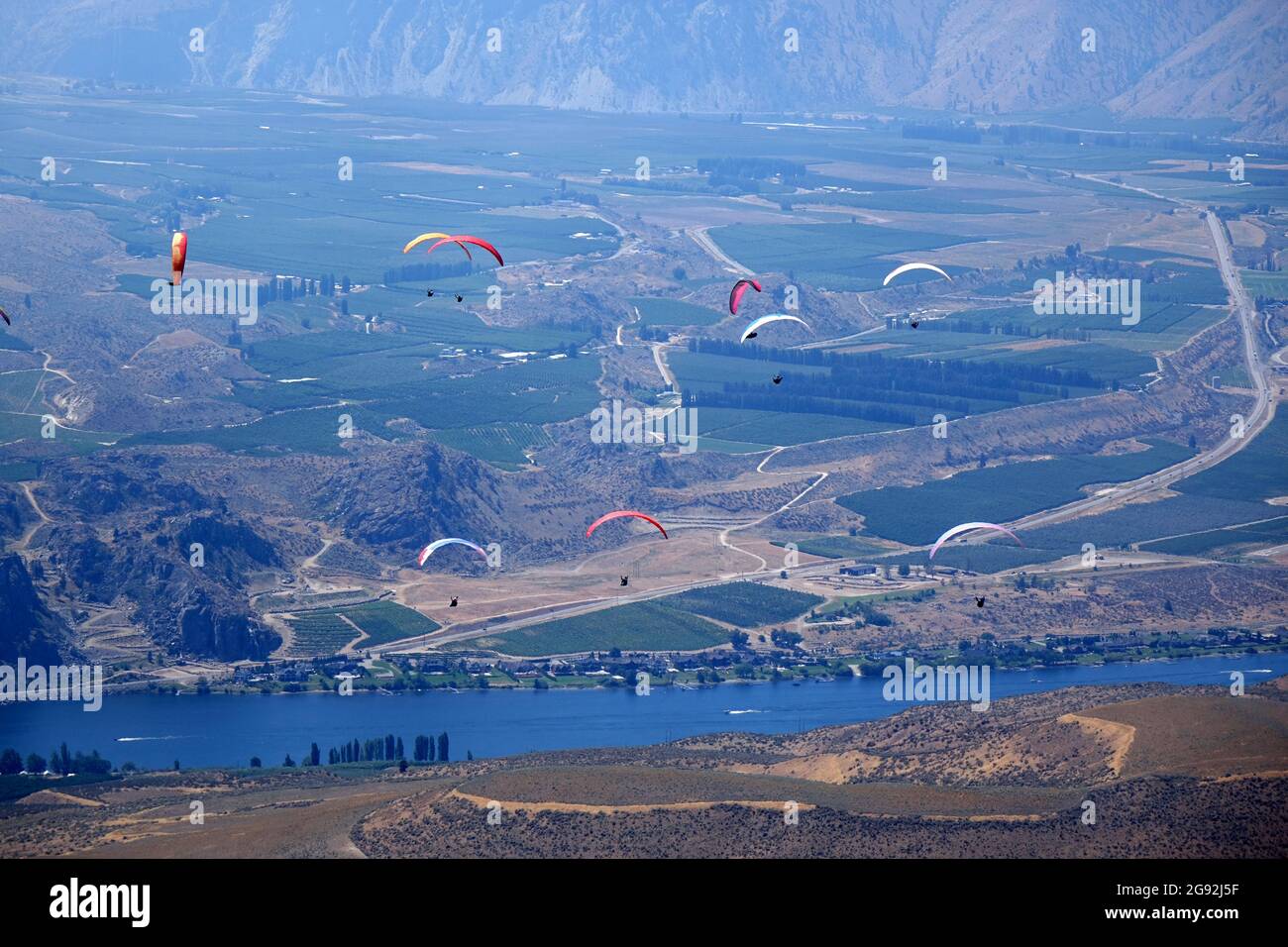 Paraglider pilots competing in the 2021 Paragliding Open in Chelan ...
