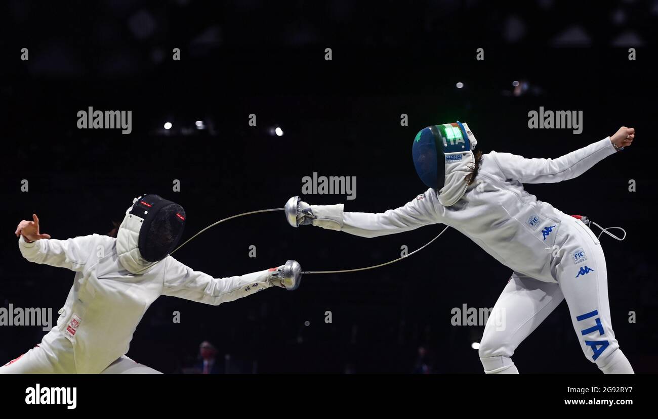 Tokyo, Japan. 24th July, 2021. Italy's Federica Isola (R) competes with ...