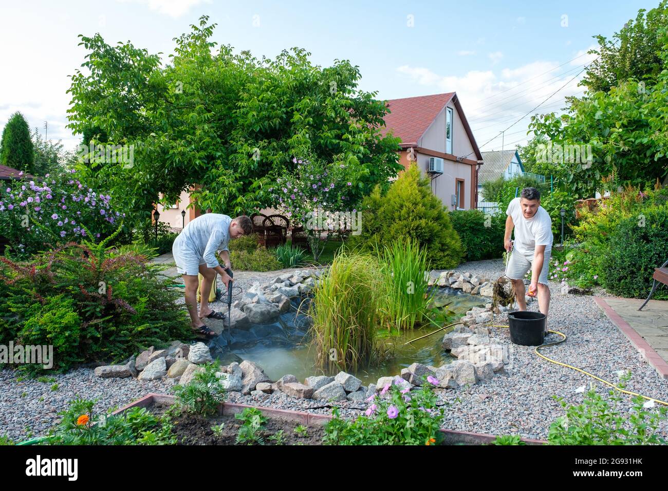 Garden tool cleaning hi-res stock photography and images - Alamy