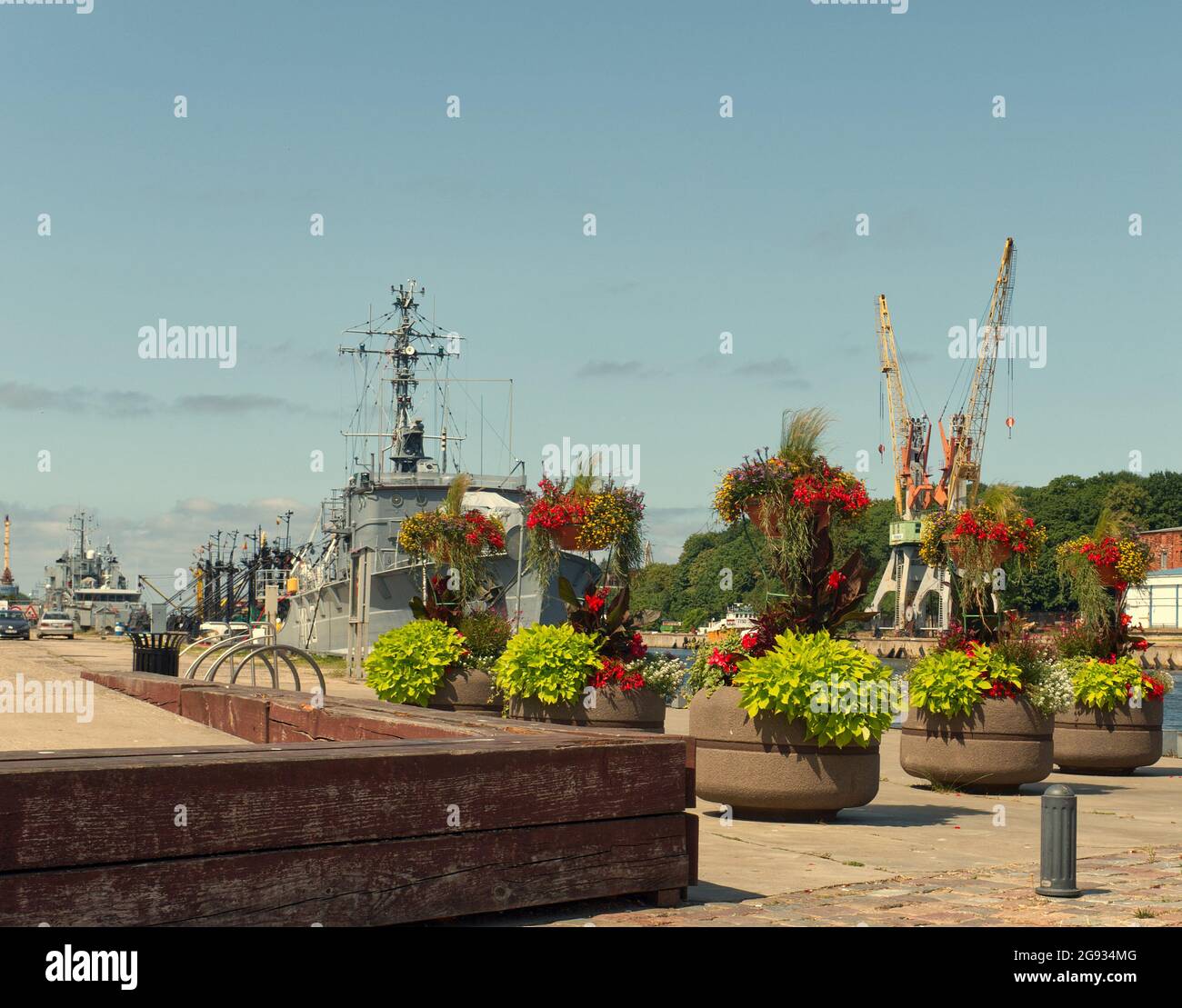 Flower vases. An element of urban design Stock Photo - Alamy