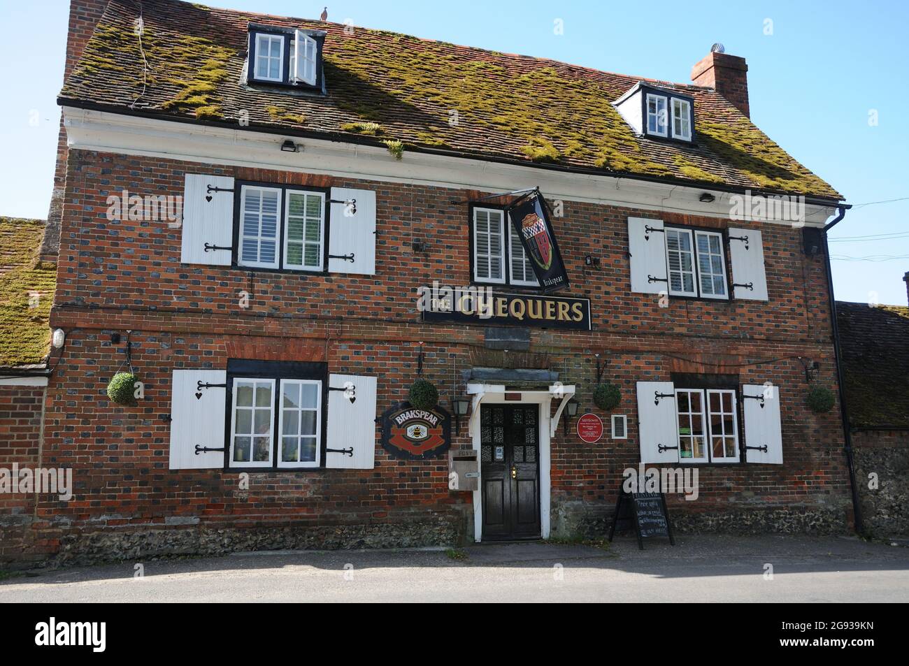 The chequers inn hi-res stock photography and images - Alamy