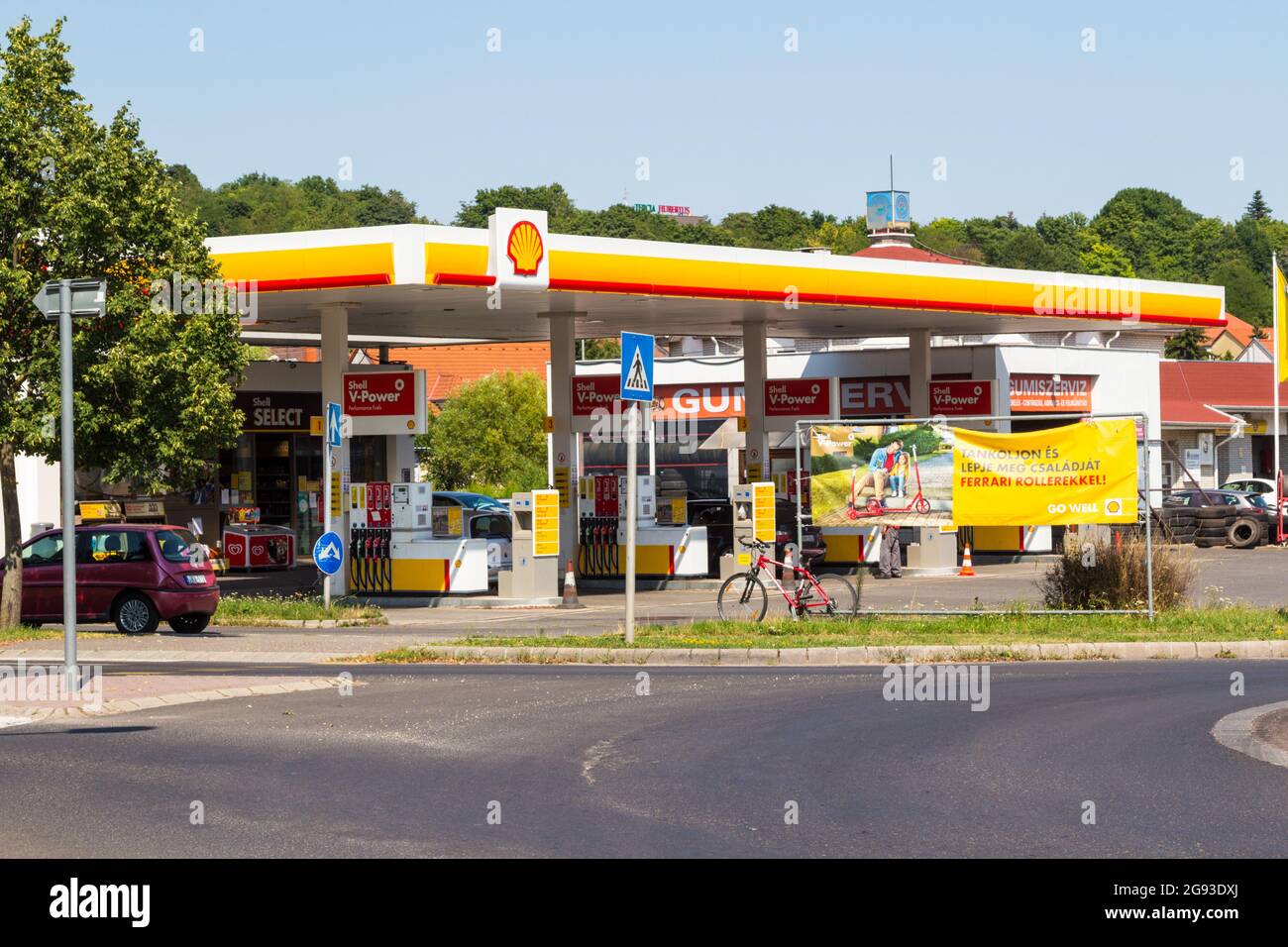 Shell petrol gas station hi-res stock photography and images - Alamy