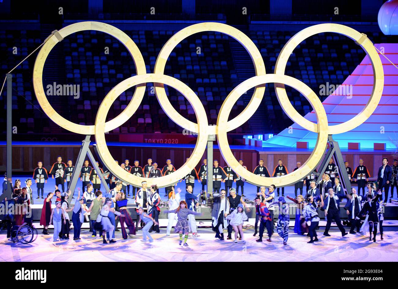 Olympic games rings tokyo stadium hi-res stock photography and images ...