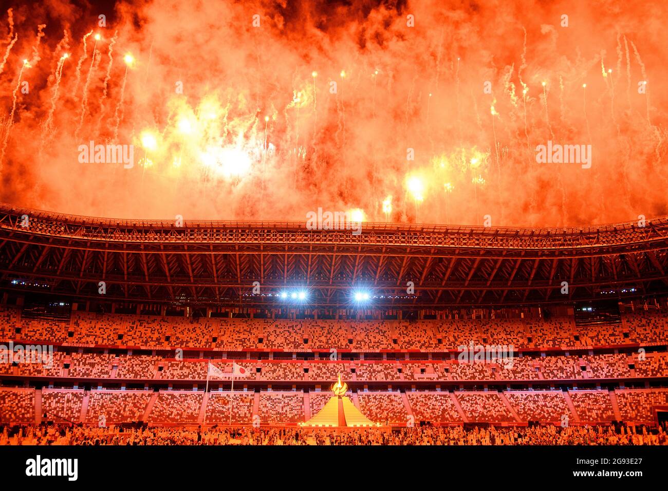 Summer olympics ceremony flame hi-res stock photography and images - Alamy