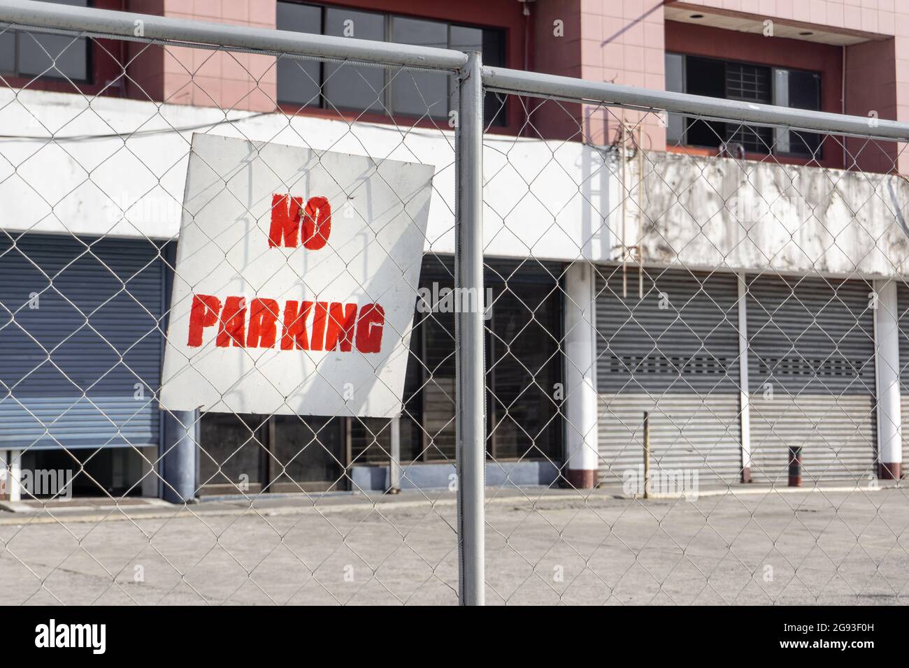 No parking sign in an abandoned building Stock Photo - Alamy