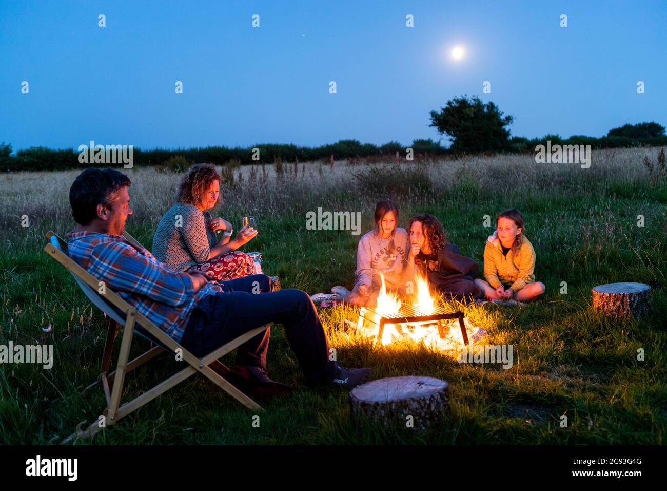 Family campfire, marsh mallows and bug hunting holidays. Hope Farm ...