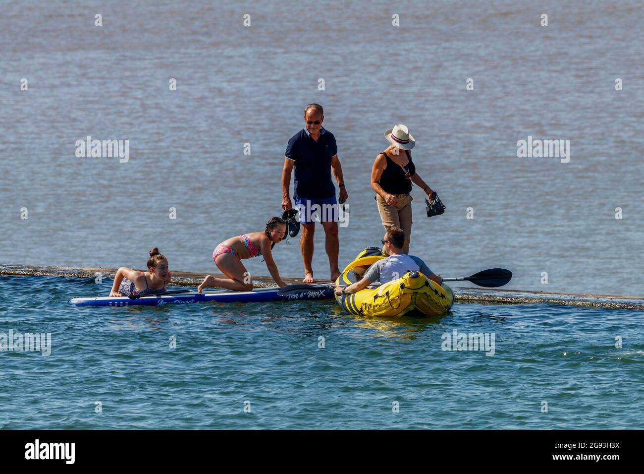 Mucking about on the water hi-res stock photography and images - Alamy