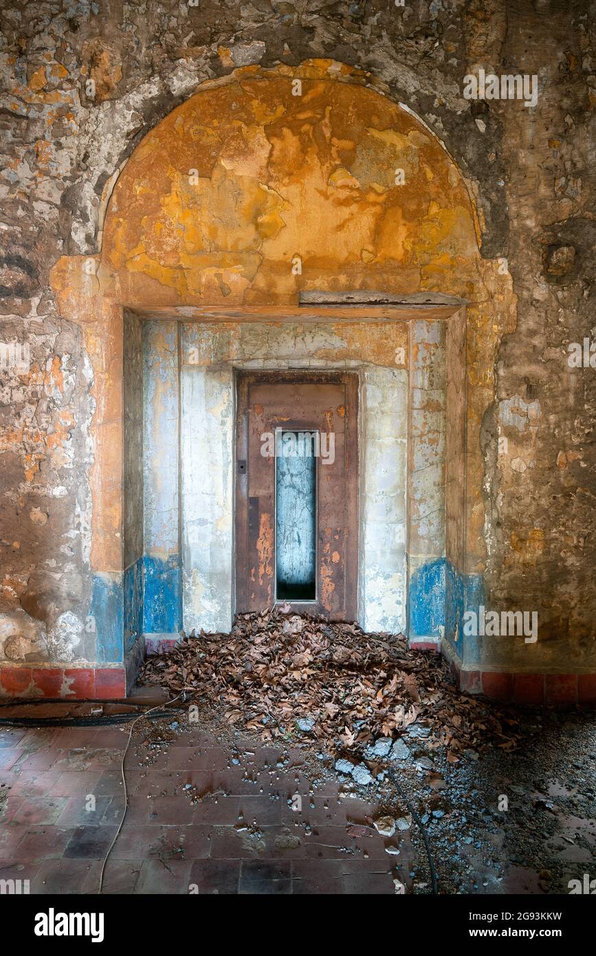 Sawfar Grand Hotel Abandoned in Sofar, Lebanon Stock Photo - Alamy