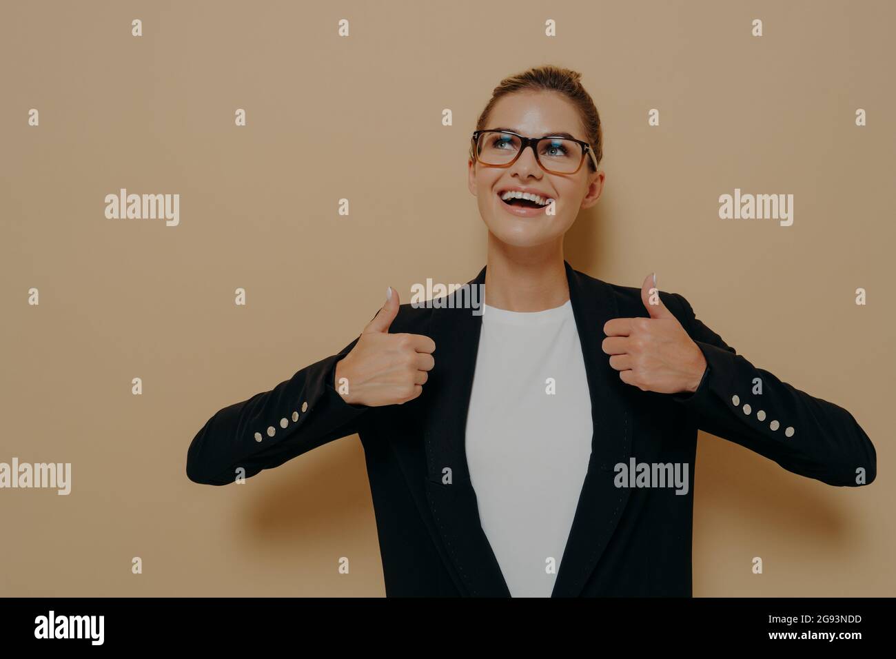 Happy customer showing thumbs up hi-res stock photography and images ...