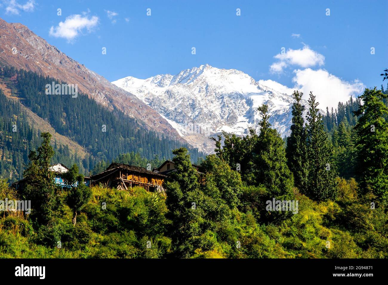 Traditional villages in the Indian Himalayas Stock Photo - Alamy